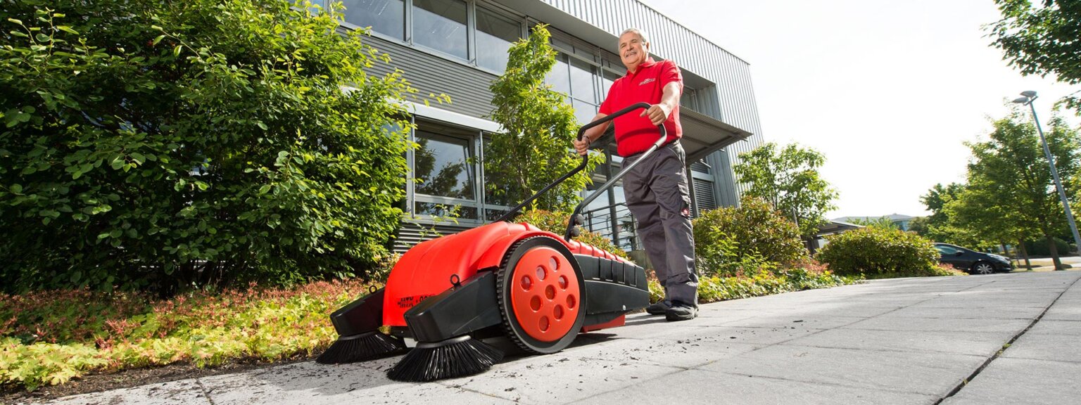 Manual Sweepers vs. Battery-Powered Sweepers